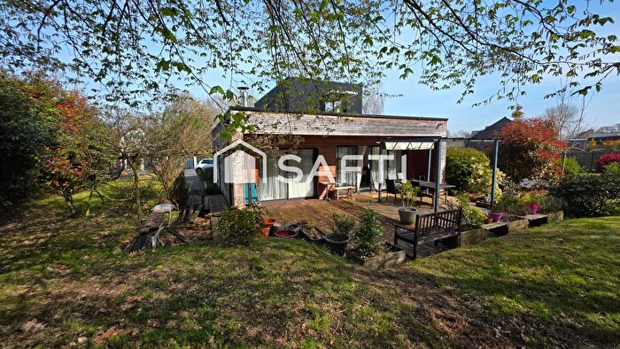Maison 5 pièces à Le Tronchet, à vendre