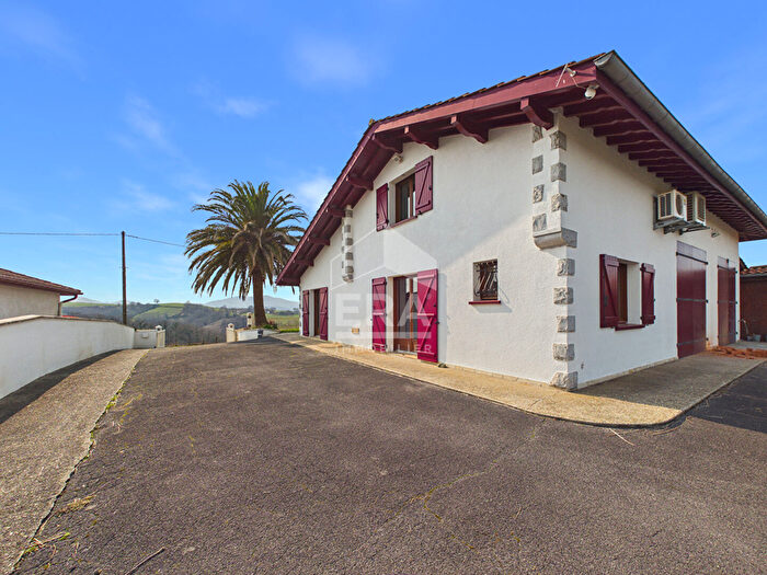 Maison à vendre - La Bastide-Clairence - 5 pièces - 3 chambres