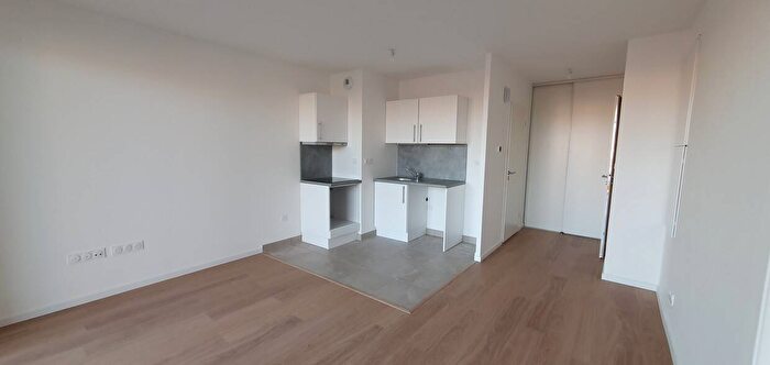 Appartement 2 pièces à De Gaulle-Ménardière, Saint-Cyr-sur-Loire, à louer