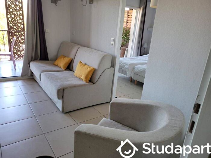 Appartement à louer - Remoulins - 3 pièces - 2 chambres