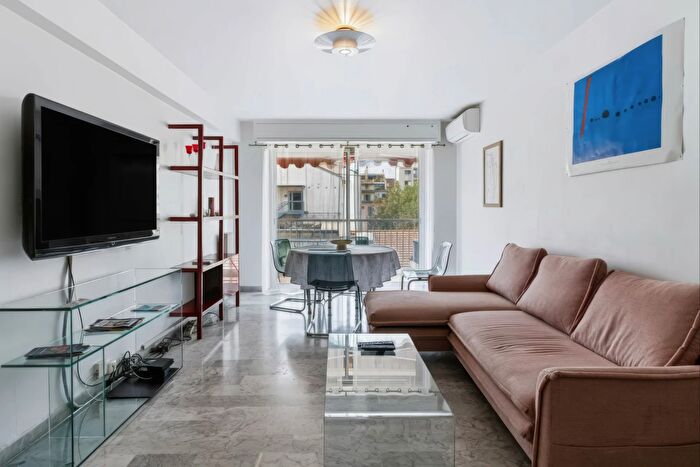 Appartement 2 pièces à Nice, Le Port, à vendre