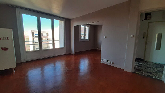 Appartement 4 pièces à Bourges, Aéroport, Vauvert, Pierrelay, Pissevieille, à vendre