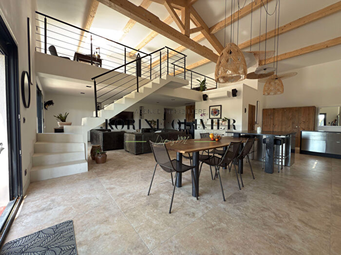 Maison à vendre - Ventabren - 6 pièces - 5 chambres