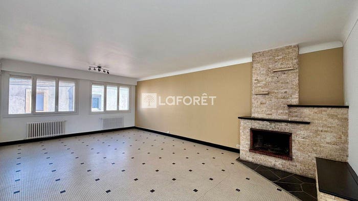 Centre, Trignac : Appartement 4 pièces à louer