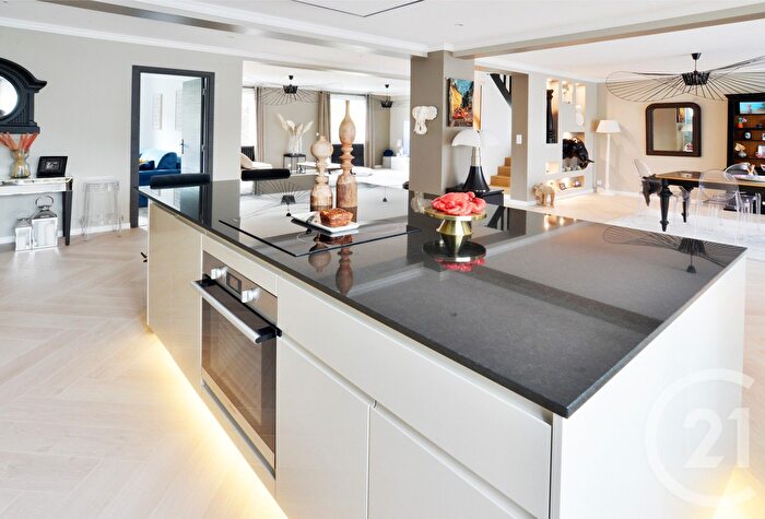 Maison à vendre - Montgeron, Centre-ville, Gare - 10 pièces - 7 chambres