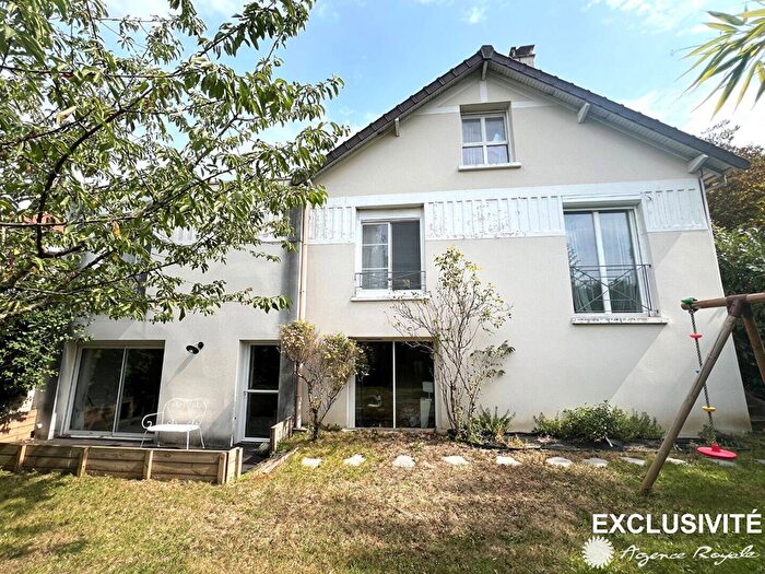 Maison à louer - Victor Hugo-Belvédère, Saint-Germain-en-Laye - 7 pièces - 5 chambres