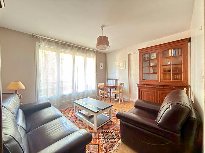 Fontenay-sous-Bois, Centre-ville : Appartement 3 pièces à vendre