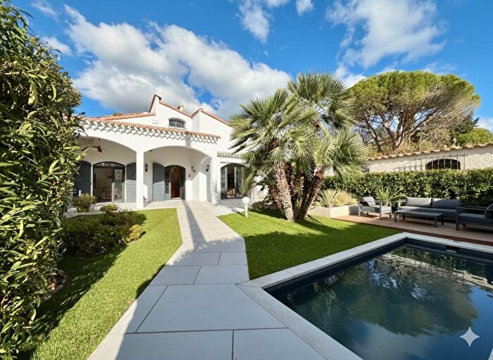 Maison à vendre - Sète, Saint-Clair - 8 pièces - 7 chambres