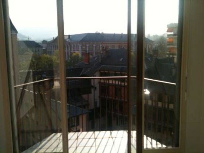 Centre Ville, Chambéry : Appartement 2 pièces à louer
