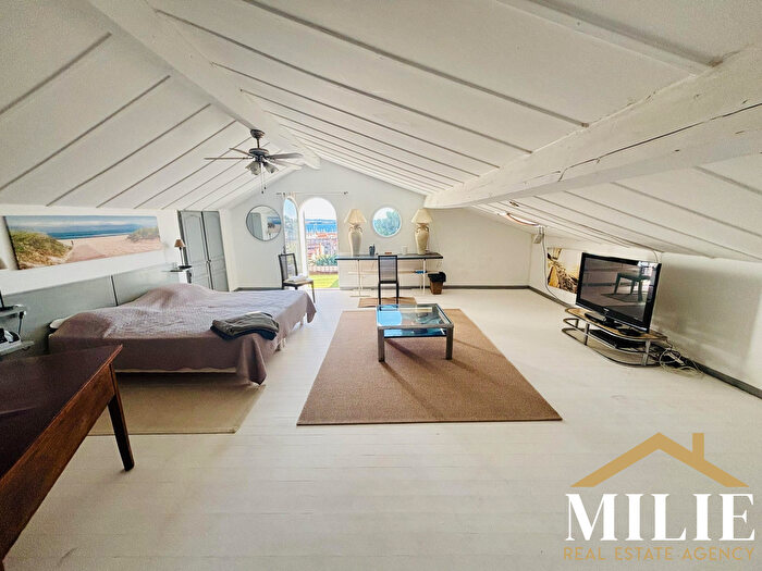 Maison à vendre - Bandol - 7 pièces - 6 chambres