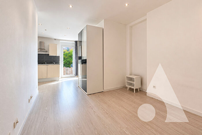 Appartement 1 pièce à Corbeil-Essonnes, Montconseil, à vendre