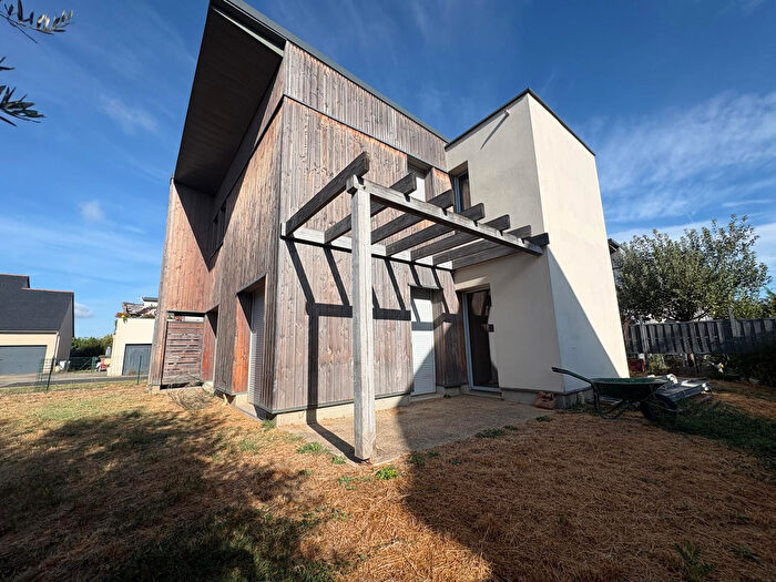 La Ville-aux-Dames : Maison 4 pièces à louer