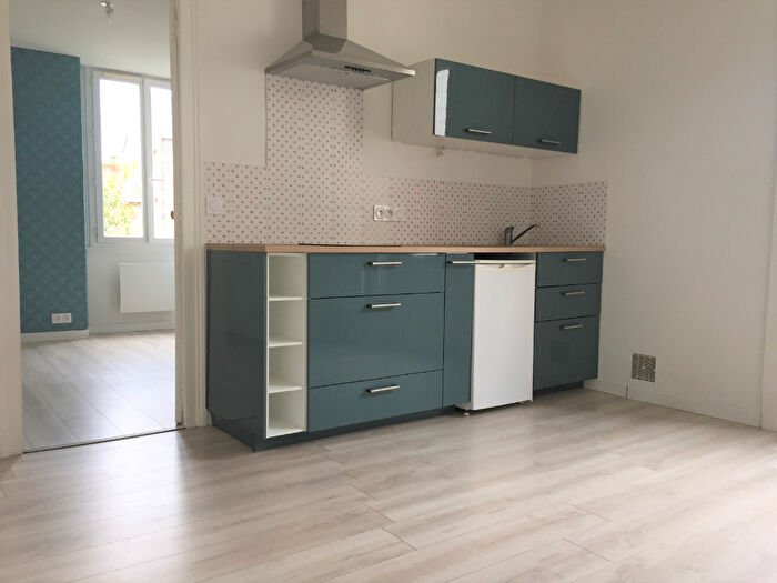 Quartiers Sud-Ouest, La Madeleine : Appartement 2 pièces à louer