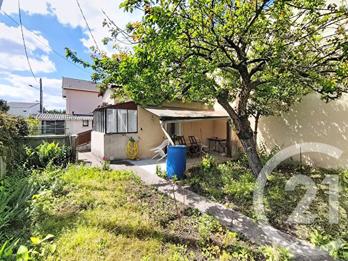 Saint-Denis, Floréal, Saussaie, Courtille : Maison 2 pièces à vendre