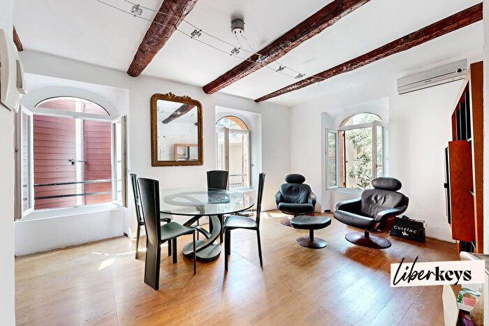 Maison à vendre - Saint-Saturnin-lès-Avignon - 5 pièces - 3 chambres