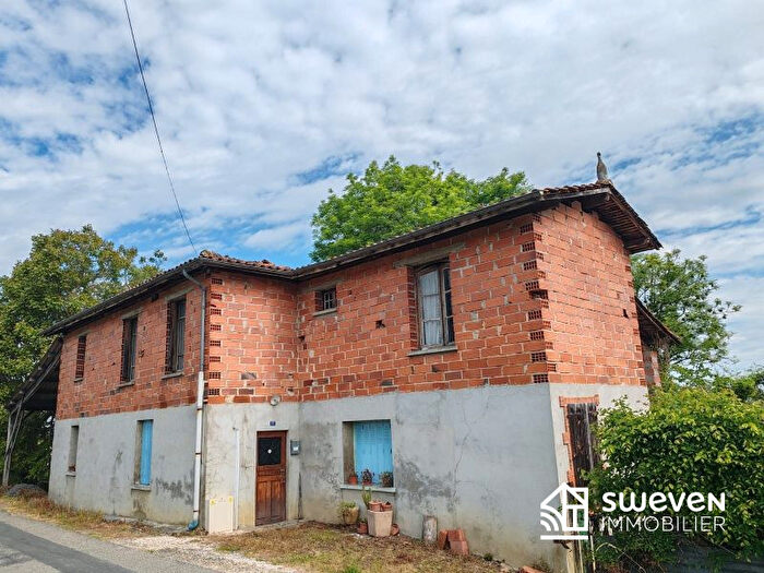 Maison à vendre - Charlas - 5 pièces - 3 chambres