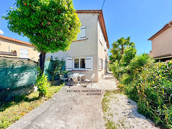 Antibes, Rabiac, Carriat, Les Semboules, Les Brusquets - Maison 2 pièces à vendre