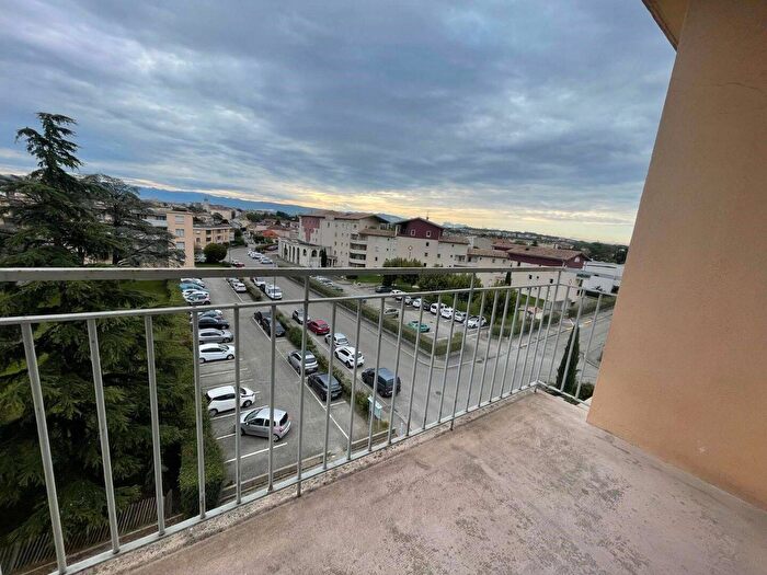 Appartement à louer - Centre Ville, Guilherand-Granges - 3 pièces - 2 chambres