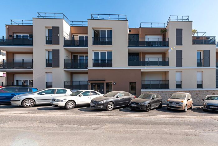 La Ville-du-Bois : Appartement 2 pièces à louer
