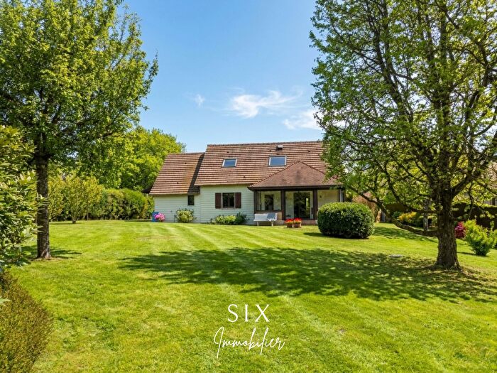 Maison 5 pièces à Pont-lévêque, à vendre
