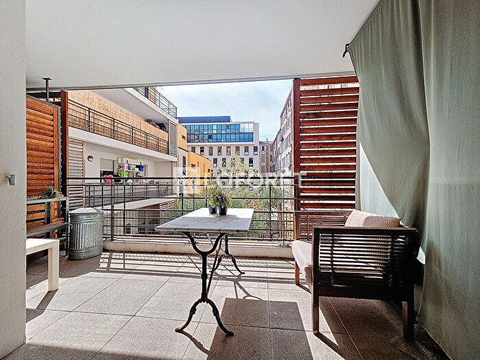 Appartement à vendre - Marseille e , La Joliette - 4 pièces - 3 chambres