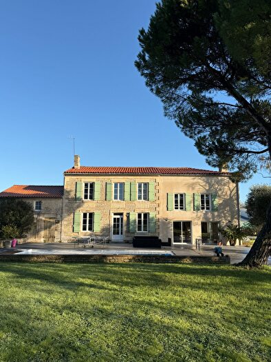 Maison à vendre - Saint-Symphorien - 9 pièces - 5 chambres