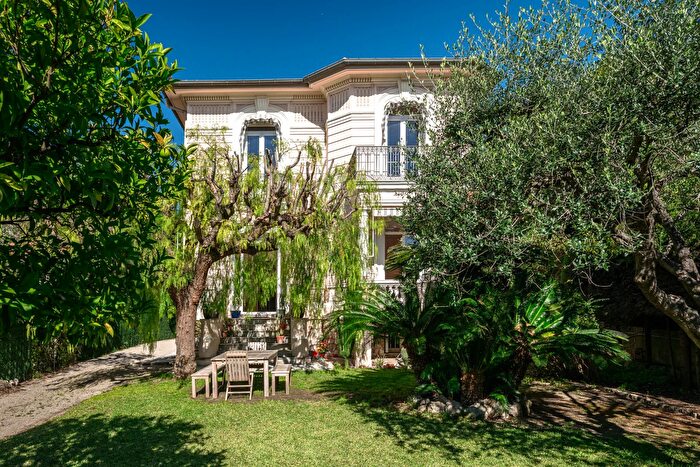 Maison à vendre - Nice, Cimiez - 6 pièces - 5 chambres