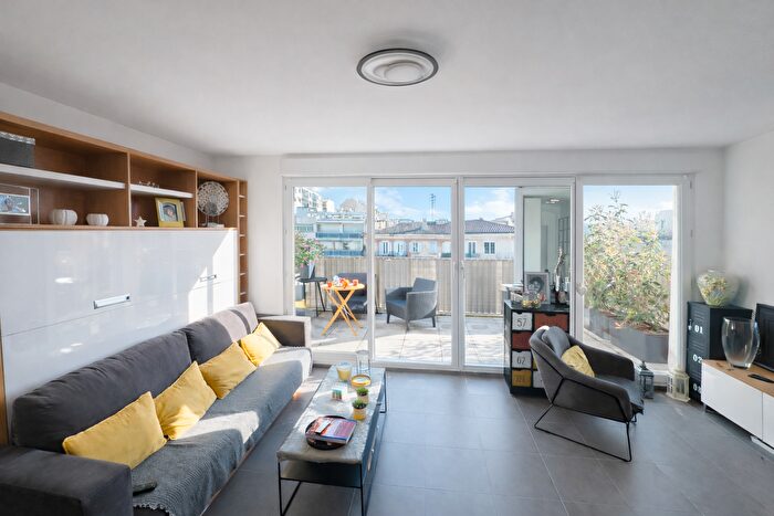 Appartement à vendre - Marseille er , Saint-Charles - 2 pièces - 1 chambre