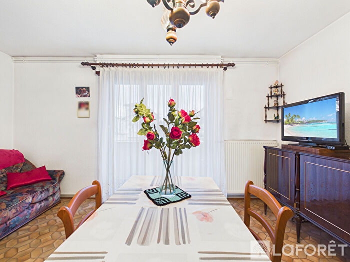 Appartement à vendre - Mulhouse, Bourtzwiller - 4 pièces - 3 chambres