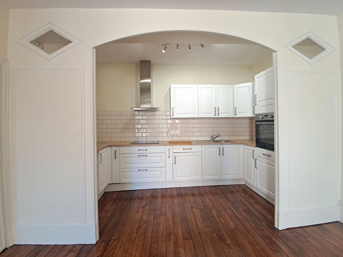 Appartement à louer - Chaumont, Centre-ville, Faubourg - 2 pièces - 1 chambre