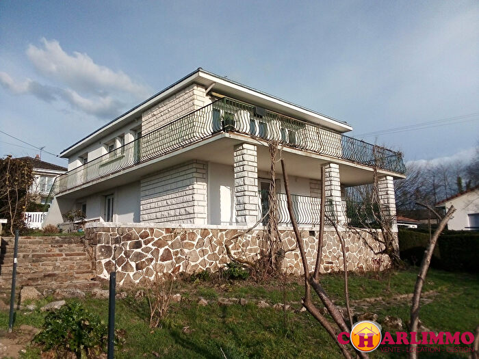 Maison à louer - Saint-Junien - 4 pièces - 3 chambres