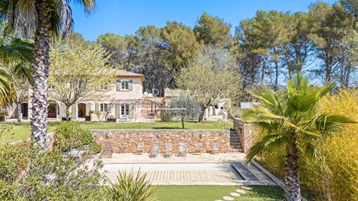 Maison à vendre - Trans-en-Provence - 10 pièces - 3 chambres