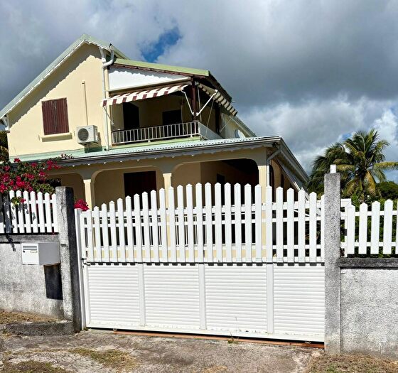 Maison à louer - Sainte-Anne - 2 pièces - 1 chambre