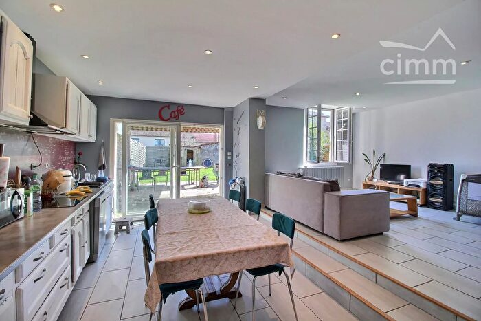 Maison à vendre - Revigny-sur-Ornain - 6 pièces - 4 chambres