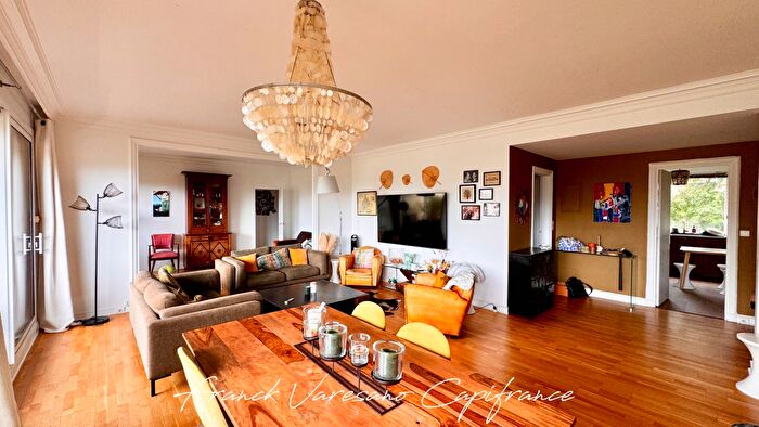 Appartement 7 pièces à Noisy-le-Roi, à louer