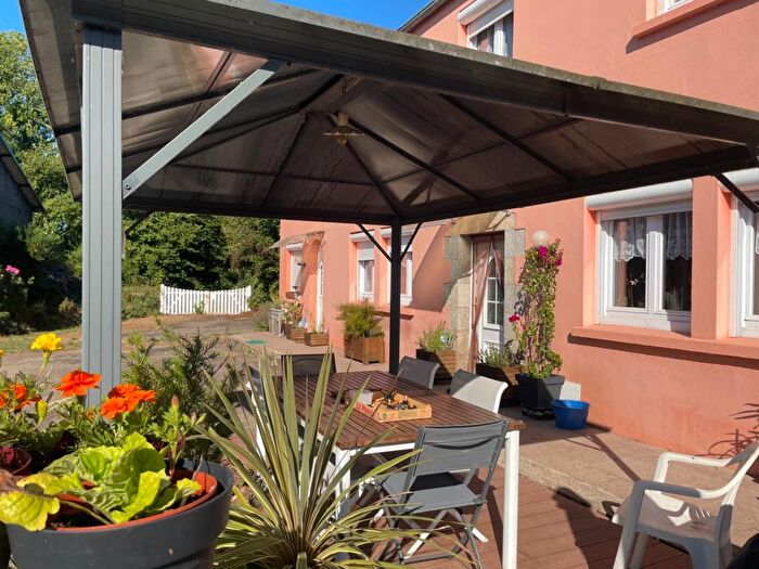 Lanrivain : Maison 12 pièces à vendre