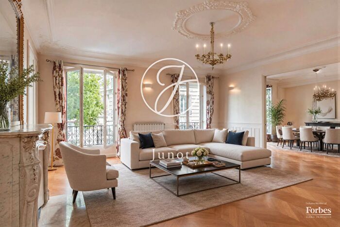 Paris 10ème, Porte Saint-Martin, Paradis - Appartement 5 pièces à vendre