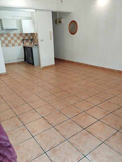 Appartement à louer - La Roquebrussanne - 1 pièce