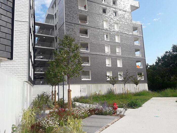 Appartement à louer - Bègles, Birambits - 4 pièces - 3 chambres