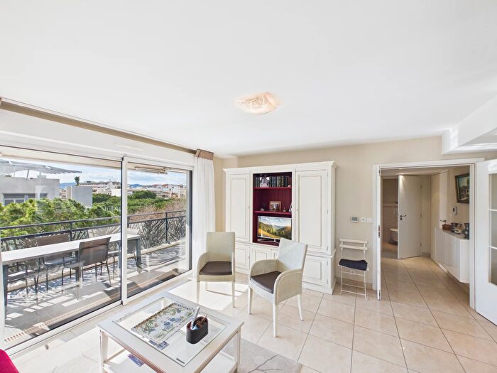 Appartement à vendre - Antibes, Juan-les-Pins, Le Cap - 3 pièces - 2 chambres