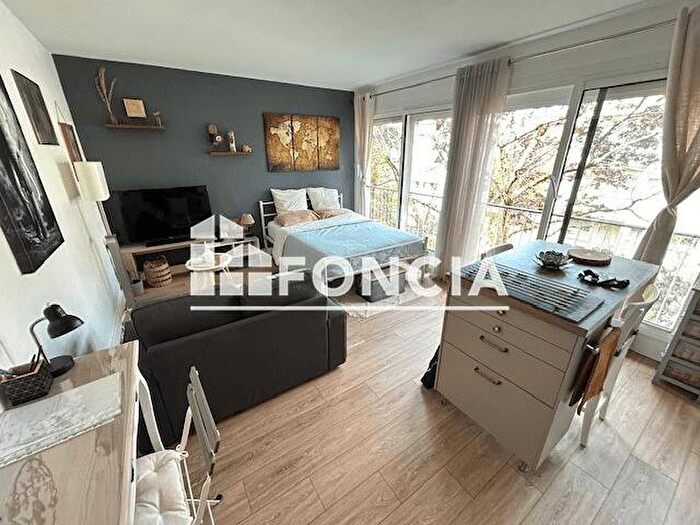 Appartement à louer - Bois de Verrières-Coulée Verte-Parc Heller, Antony - 1 pièce