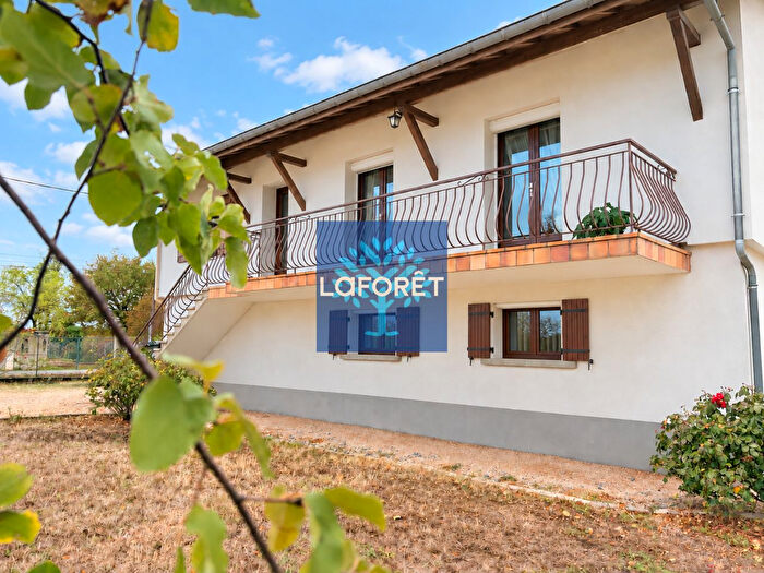 Maison 4 pièces à vendre à Civens