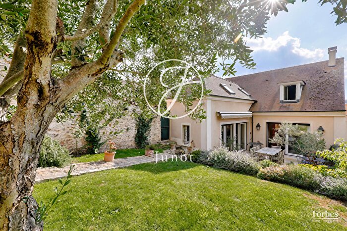 Maison 8 pièces à vendre à La Celle-Saint-Cloud, Le Bourg