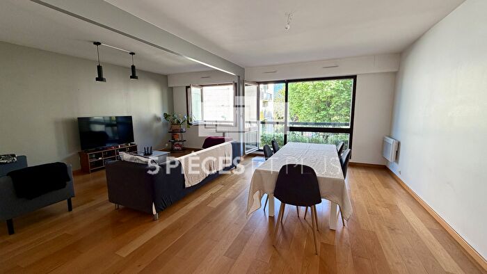 Appartement 4 pièces à vendre à Suresnes, Plateau Ouest