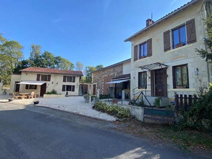 Maison à vendre - Mézières-sur-Issoire - 9 pièces - 6 chambres