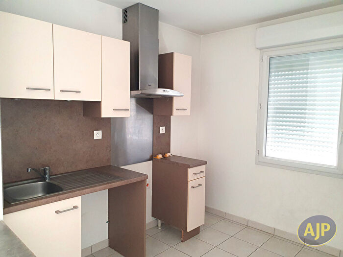 Carquefou, Centre-ville, Charbonneau, Châteaubriand, Bois Saint-Lys : Appartement 3 pièces à louer