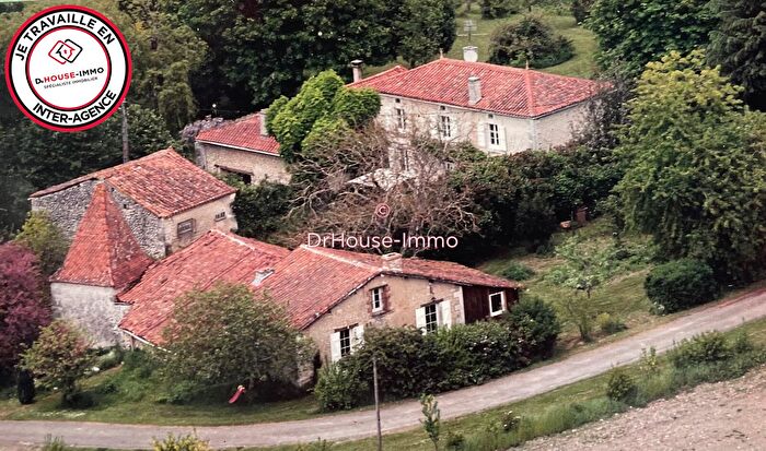 Maison à vendre - Chavenat - 8 pièces - 4 chambres