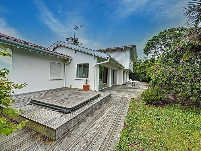 Maison à louer - Anglet, Cinq Cantons - 6 pièces - 4 chambres