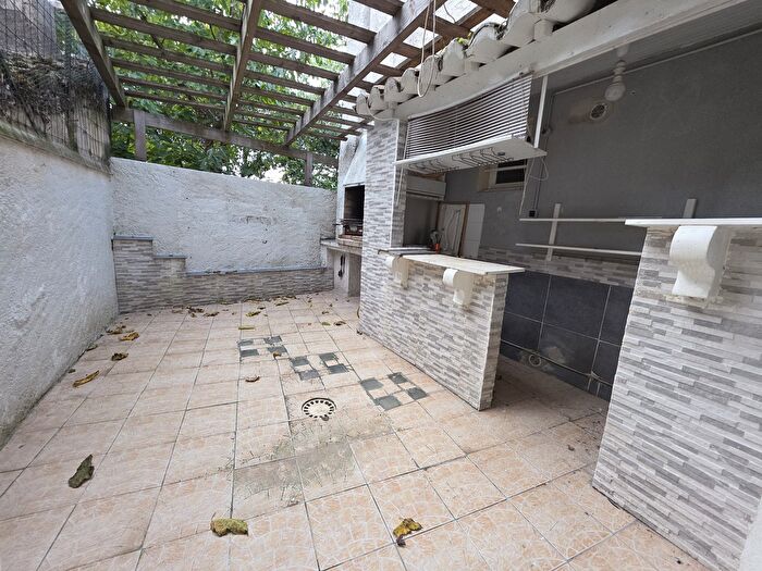 Maison à vendre - Montélimar, Centre-ville - 5 pièces - 3 chambres