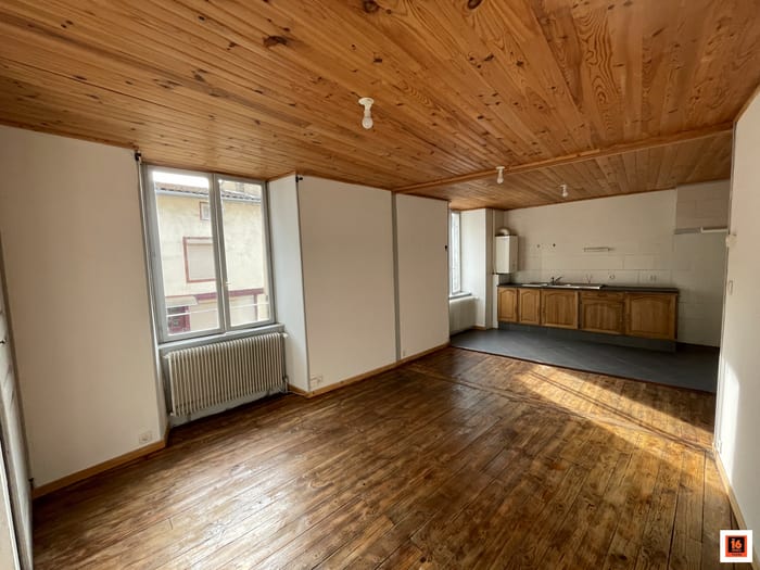 Appartement 3 pièces à Thiers, à louer